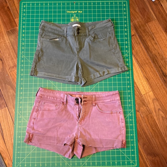 SO | Shorts | So Low Rise Favorite Midi Stretch Denim Shorts Bundle Lot ...